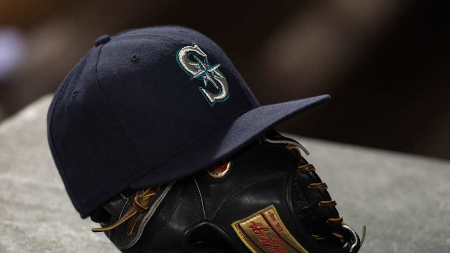 Mariners sign 17-year-old star outfielder with 5-tool potential