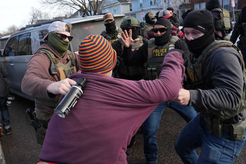 Trump threatens the Insurrection Act, military deployment in Minnesota