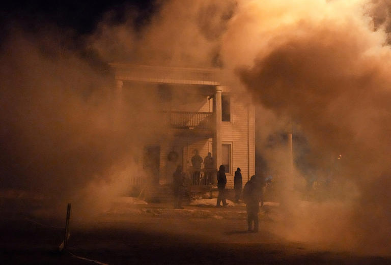 Minneapolis ICE shooting live updates: 2 kids hospitalized in tear gas ...