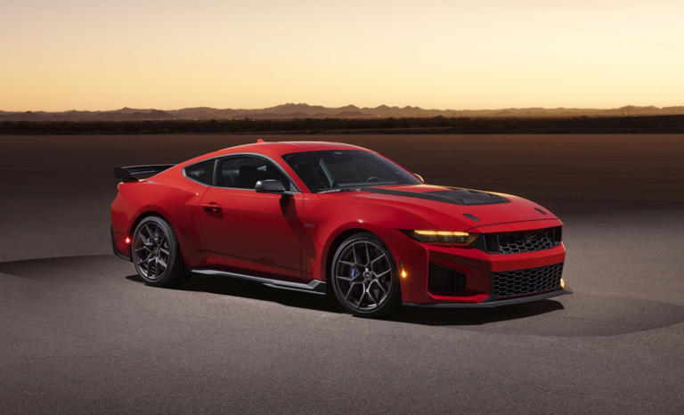 Novo Mustang Dark Horse SC estreia como o 'meio-termo' radical da Ford ...