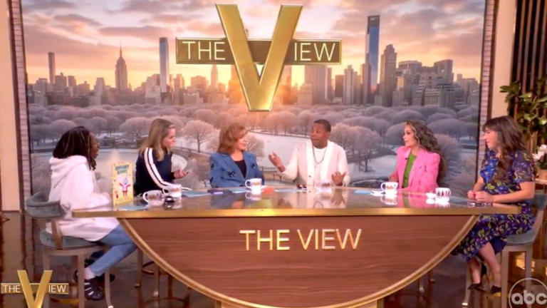 Whoopi Goldberg gets roasted by Kenan Thompson on 'The View' for ...