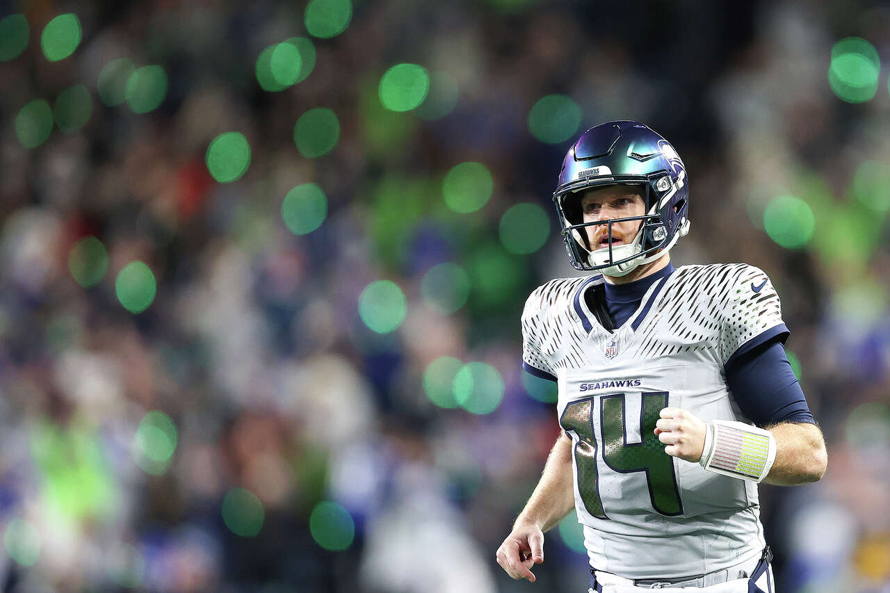Seahawks' Darnold absent from early warmups, raising concerns before ...