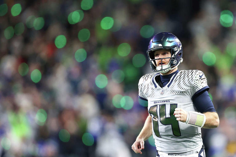 Seahawks' Darnold absent from early warmups, raising concerns before ...