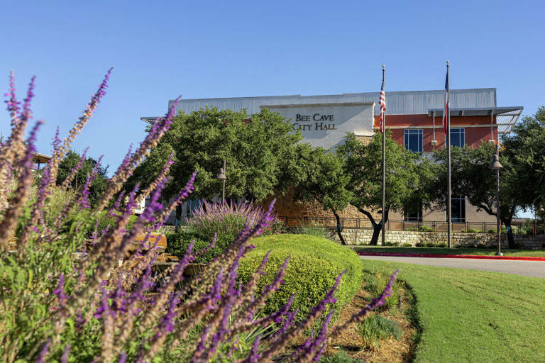 Bee Cave enters agreement with Marble Falls for dispatch services