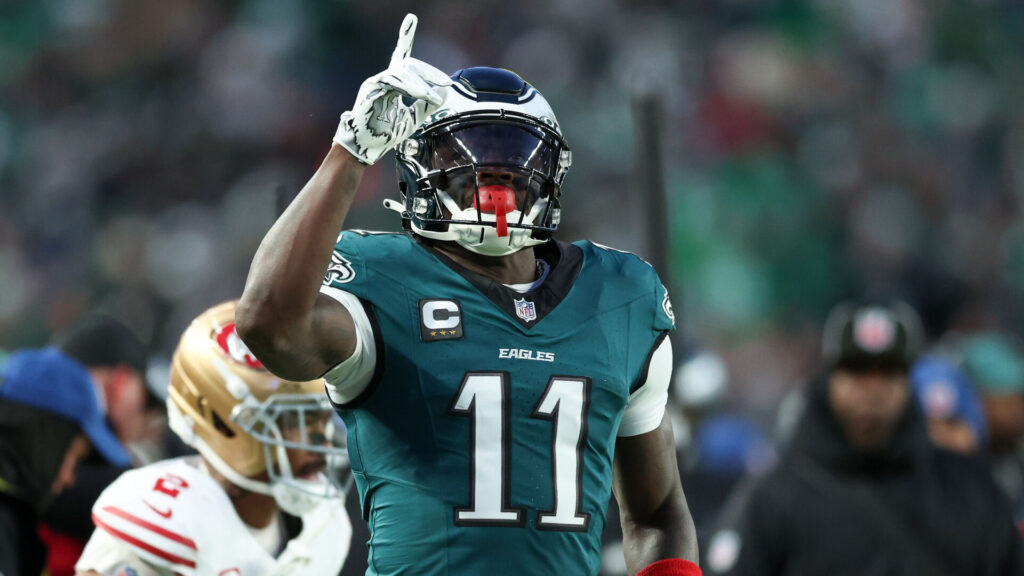 Eagles GM issues murky comments on potential Patriots trade target