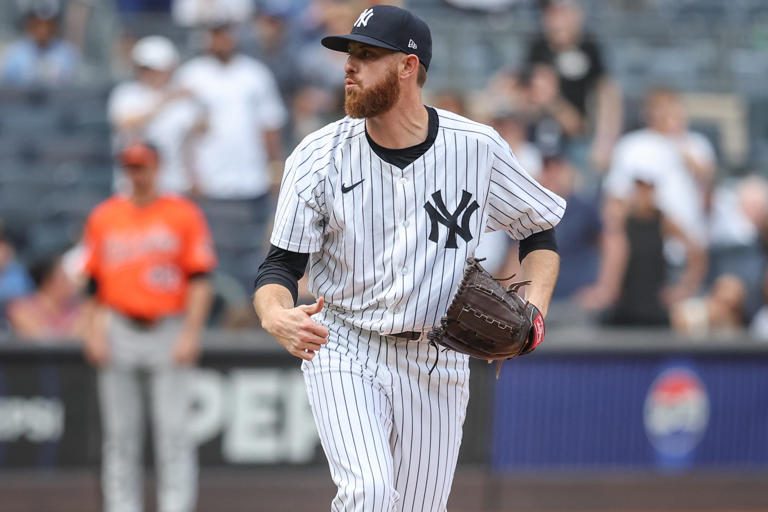 Yankees re-sign Paul Blackburn