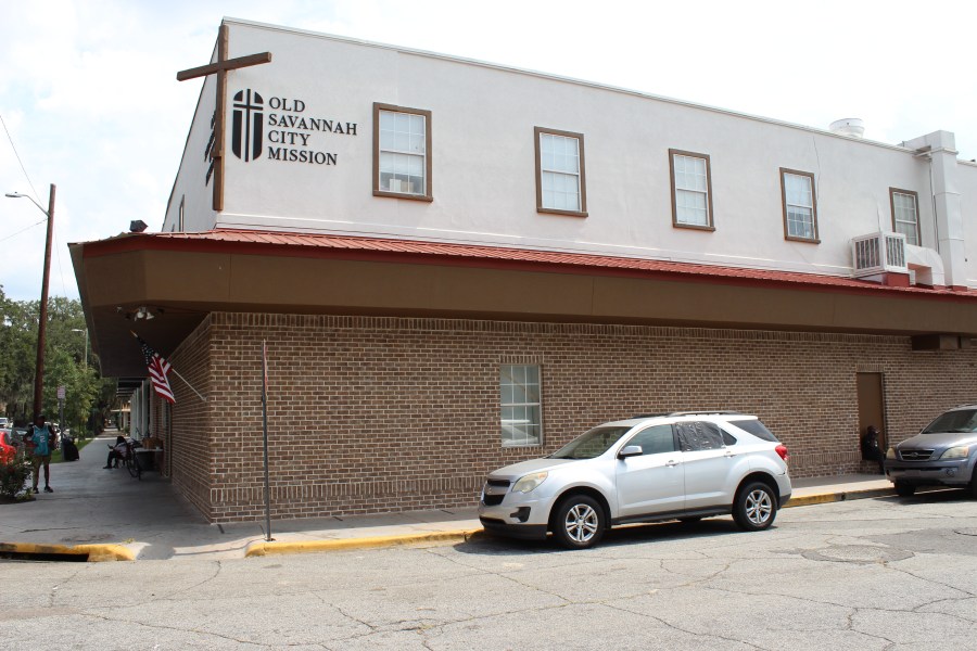 Local shelter urges people to come inside for cold weather