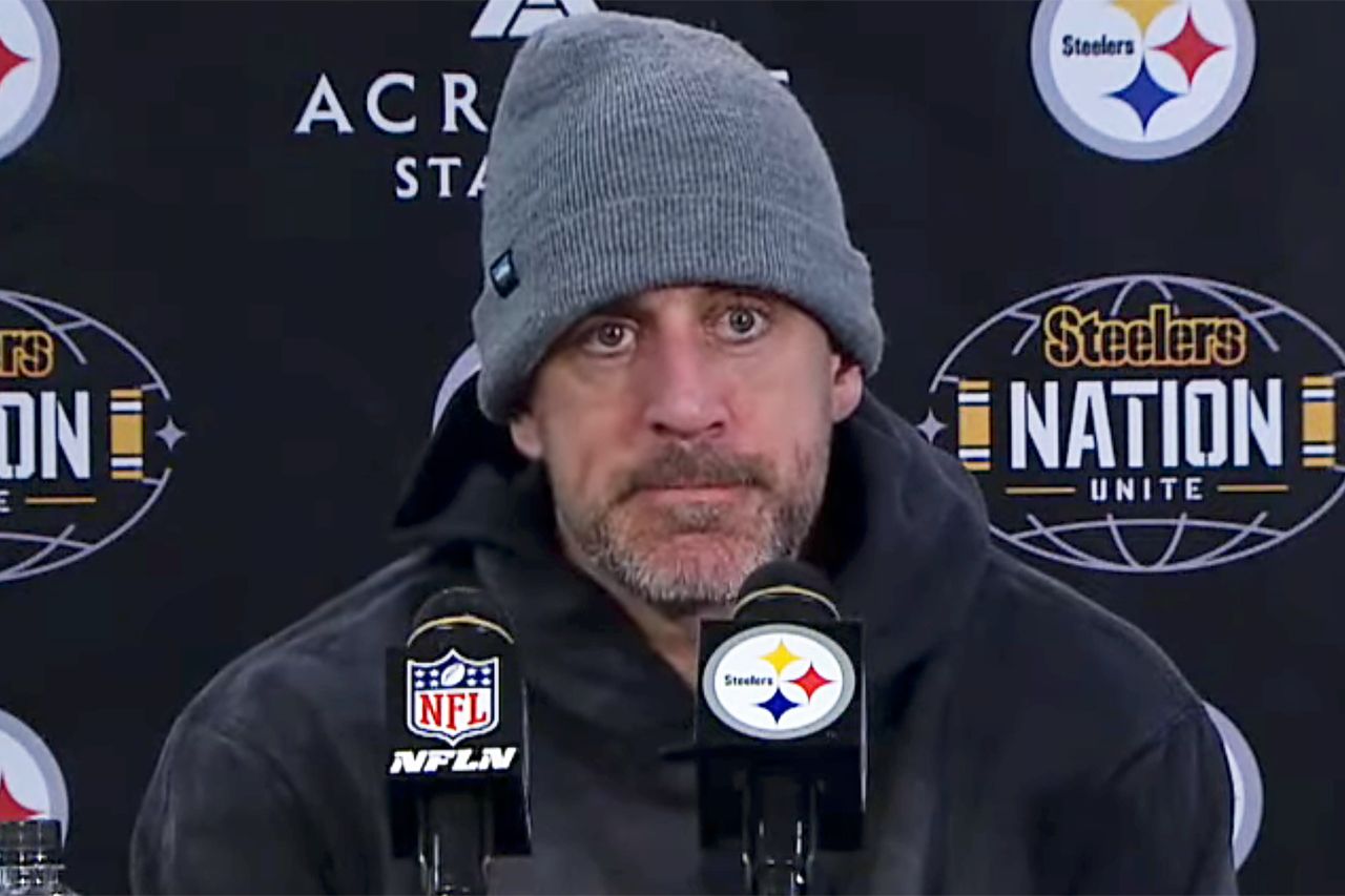 Aaron Rodgers was sobbing after Steelers coach Mike Tomlin told team he ...