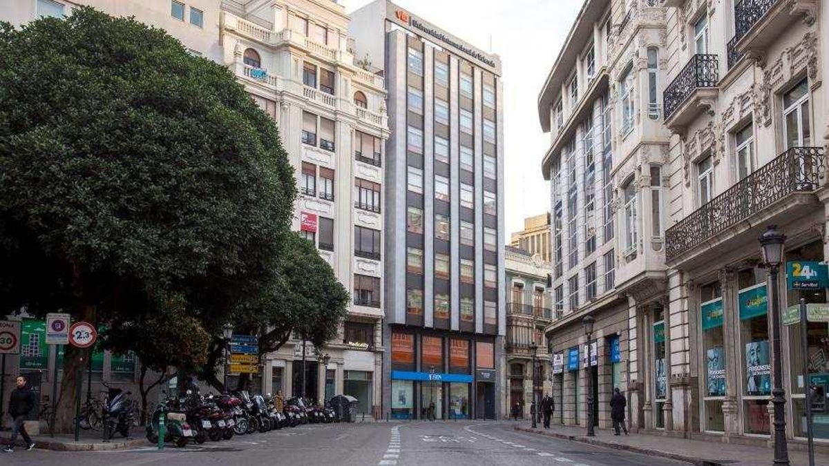 La universidad online privatizada por el PP valenciano dispara sus ...