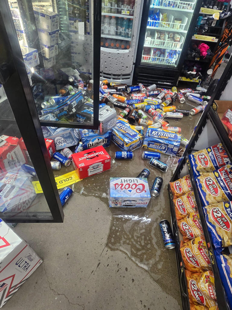 Truck accidentally hits Dollar General in New Market