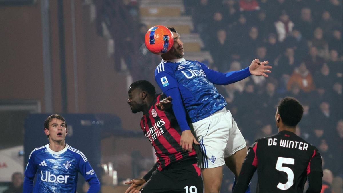 El Milan exhibe pegada ante el Como y sigue la estela del Inter