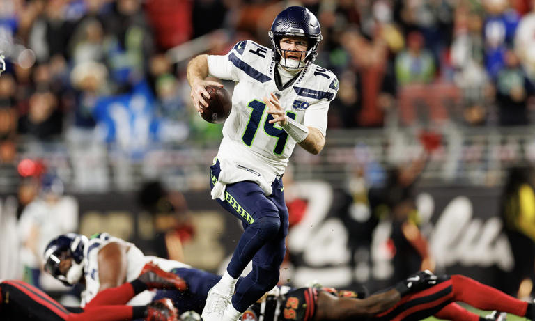 Seattle Seahawks suffer huge injury scare ahead of playoff showdown ...