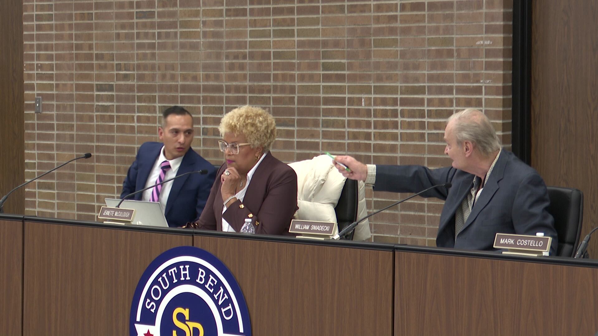 Indiana state Sen. Linda Rogers withdraws controversial South Bend ...