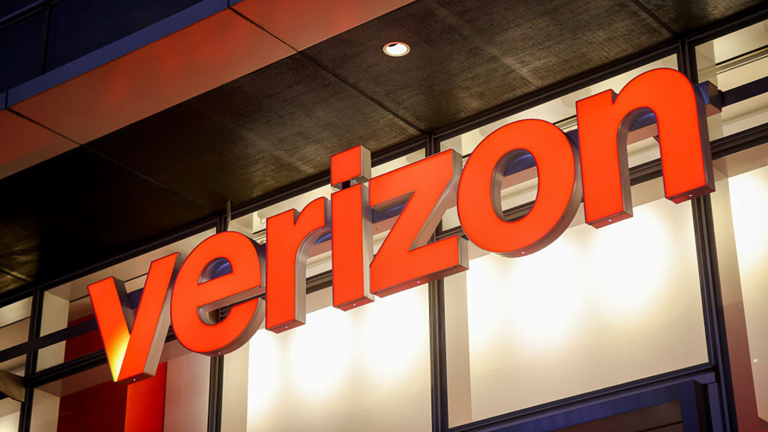 Verizon says network back up after massive outage