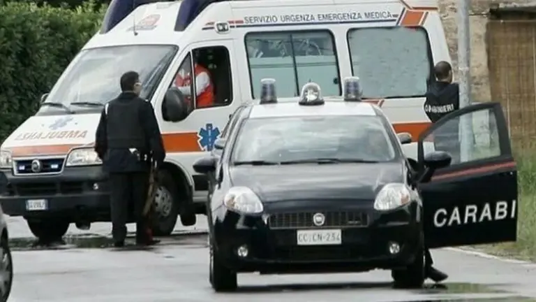 Operaio schiacciato da un pesante carico nel container, il titolare a ...