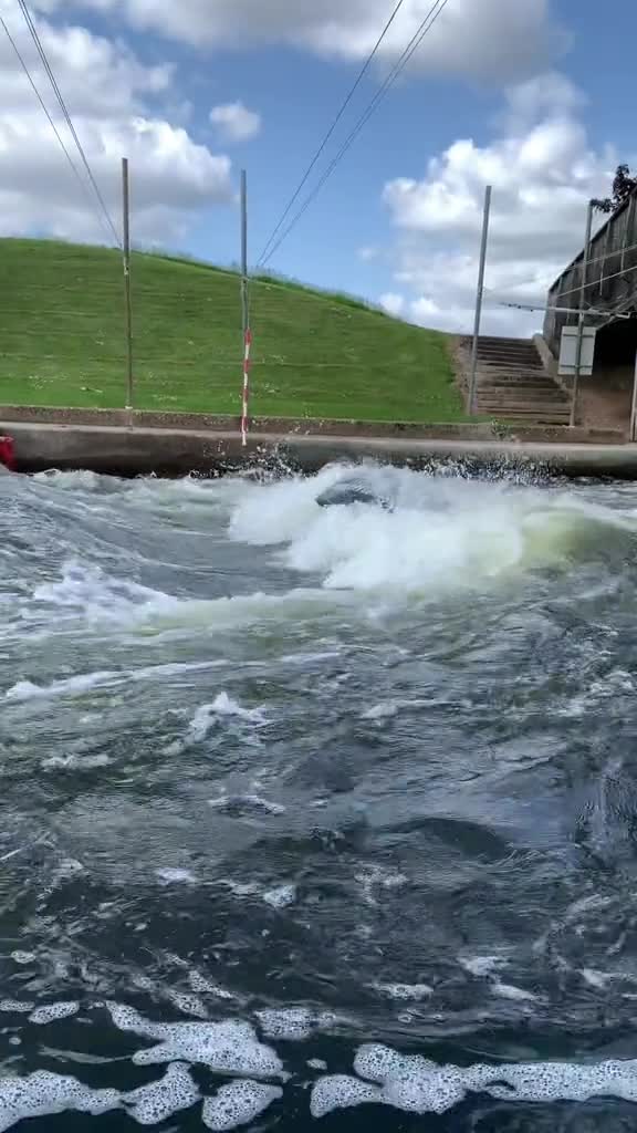 Whitewater kayak trick turns into a full wipeout