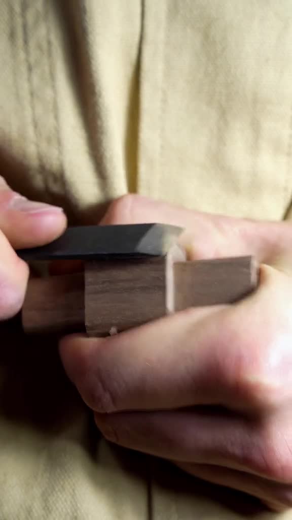 Shaping a perfect wooden peg with just a knife