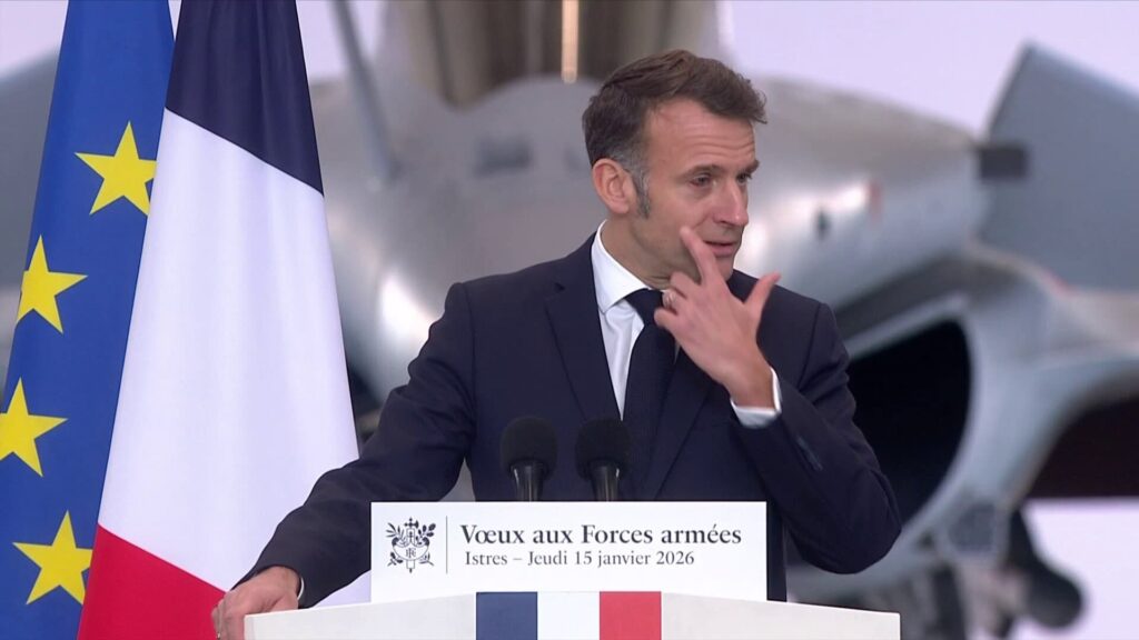 Emmanuel Macron réapparaît avec une blessure à l’oeil : la vidéo ...