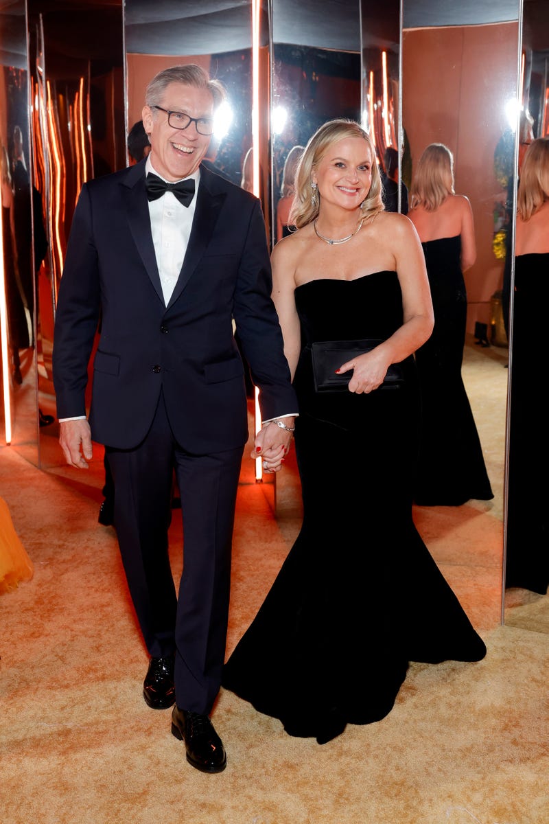 How Amy Poehler’s podcast may have led her to meeting her boyfriend ...