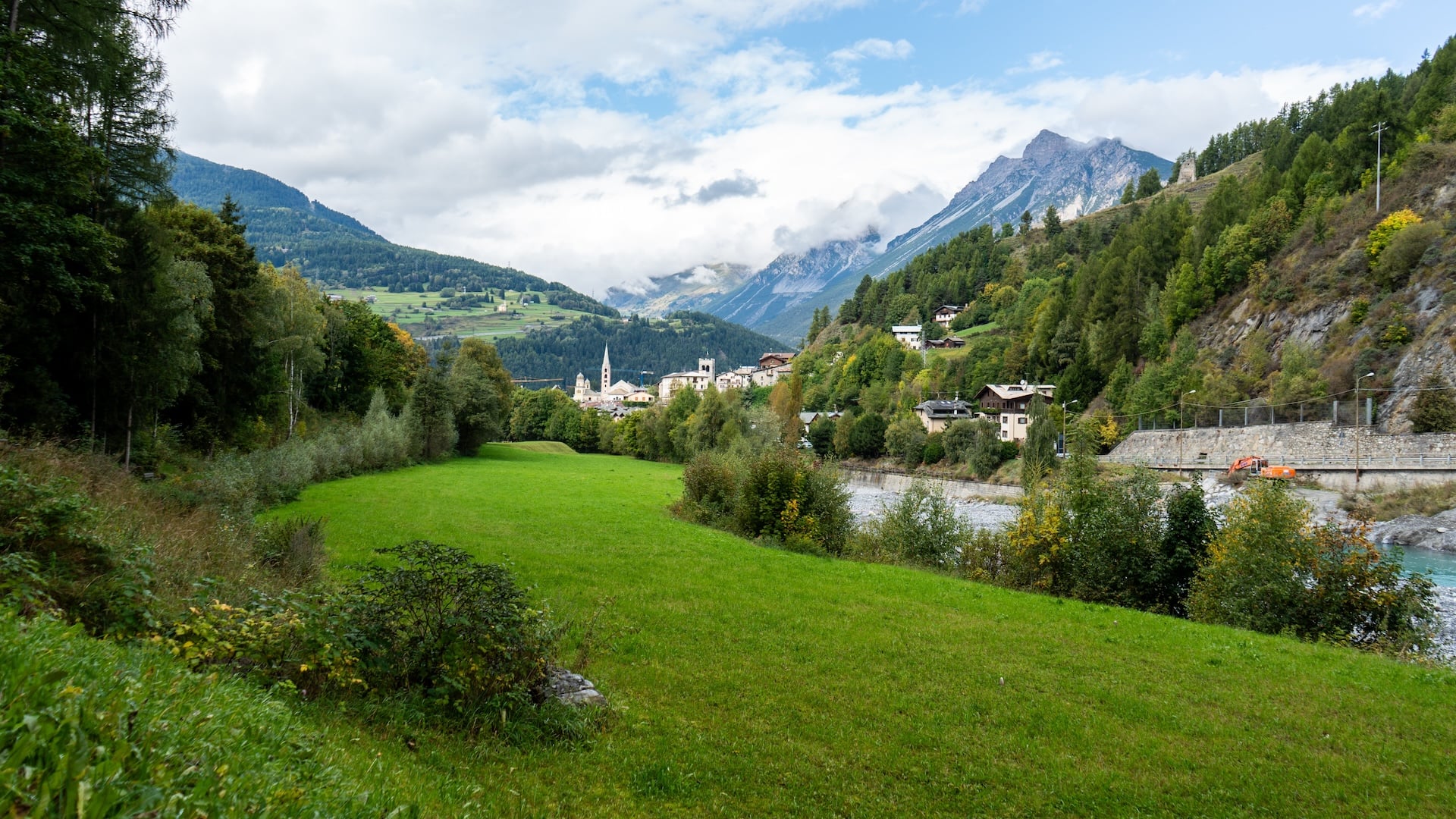 In the Italian Alps, the footprints of gigantic dinosaurs have been ...