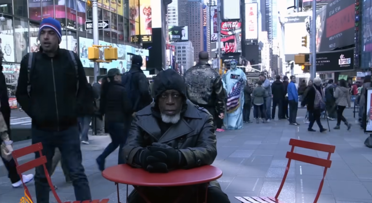 After 44 years in prison, man reacts to seeing iPhones and digital ...