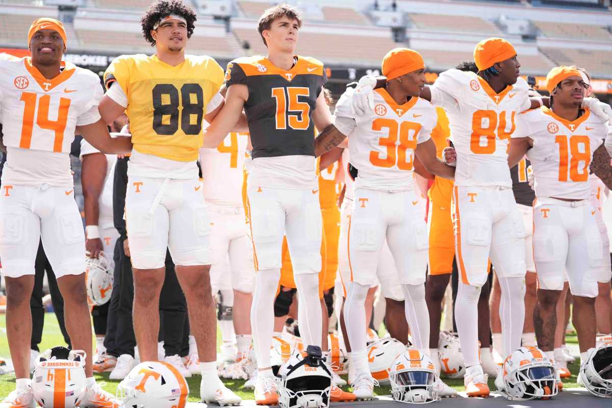 Tennessee Vols' viral photo in Miami is drawing jokes about one of the ...