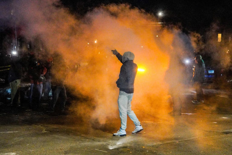 Minneapolis Mayor Jacob Frey tells anti-ICE activists to be peaceful ...