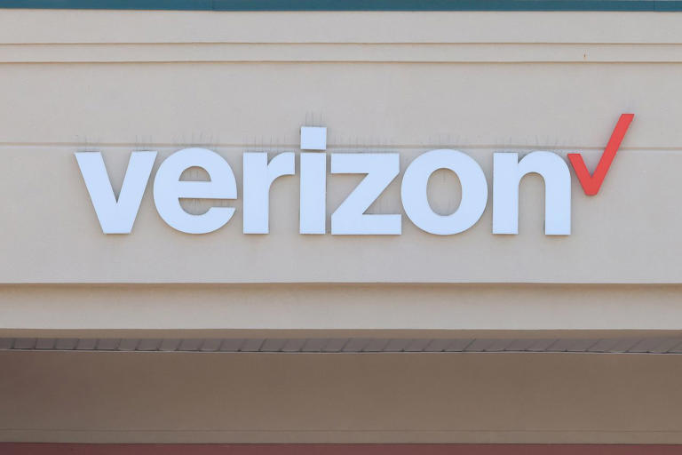 Verizon apologizes for outage and gives $20 account credits, but what ...