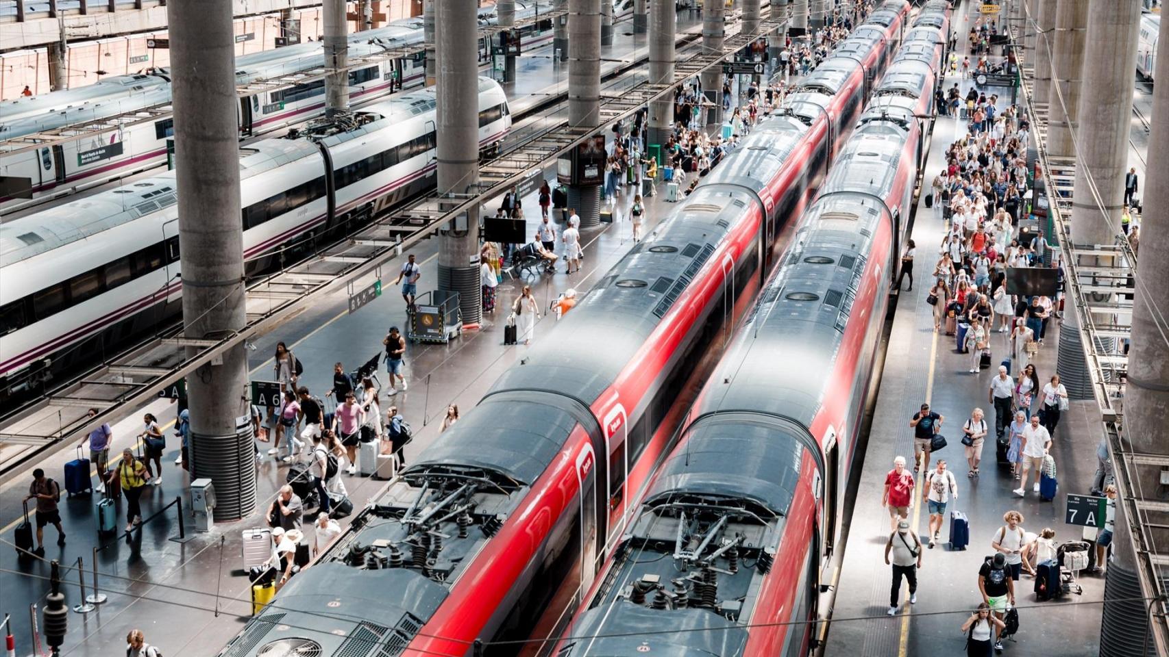 Atocha sufre retrasos en trenes de más de una hora tras el parón de un ...