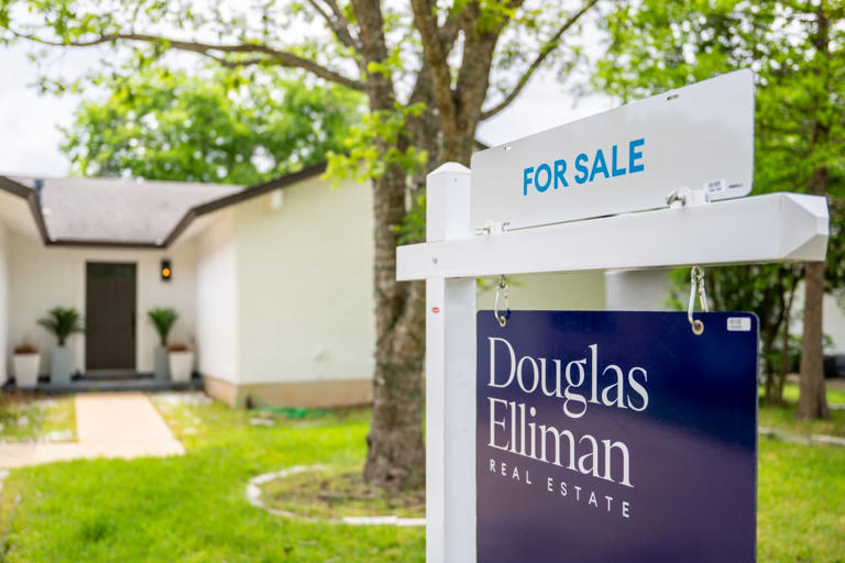 Mortgage rates fall to lowest level since 2022. Agents say buyers are back