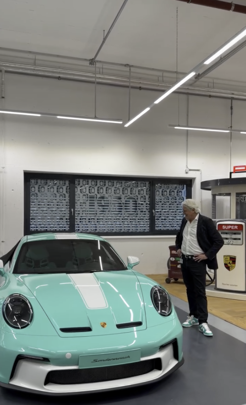 One of one Porsche 911 S T funky minty shows how extreme Sonderwunsch ...