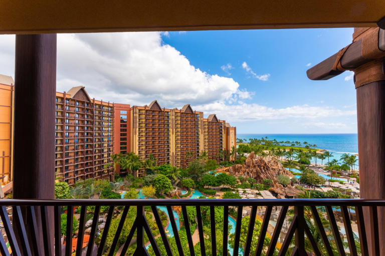 Aulani, a Disney Resort room offers: How to save on your booking