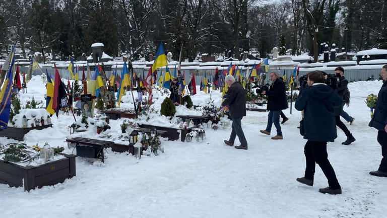 Prezident Pavel tajně na Ukrajině: Krvavé opary ukázaly na nemoc!
