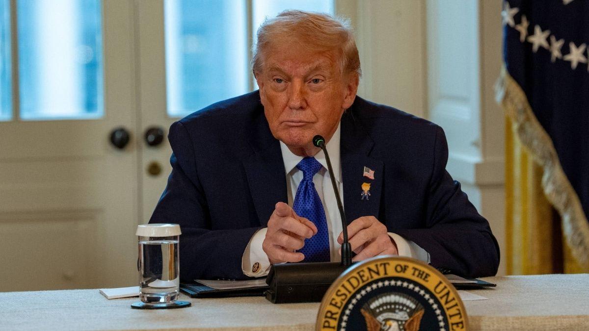 Dozy Don at it again! President Trump can't stay awake during bill ...