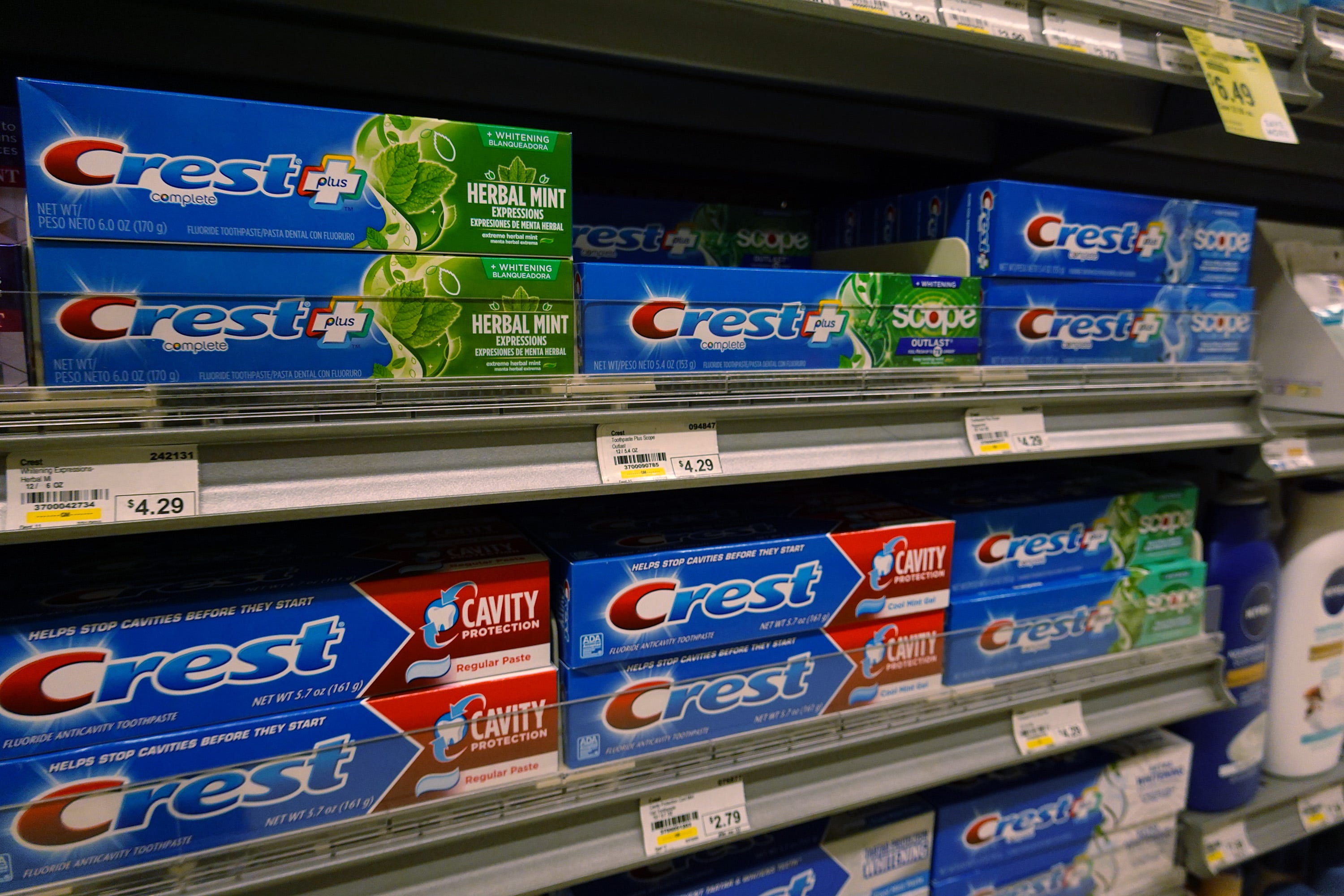 P&G alters Crest toothpaste packaging amid fluoride fight