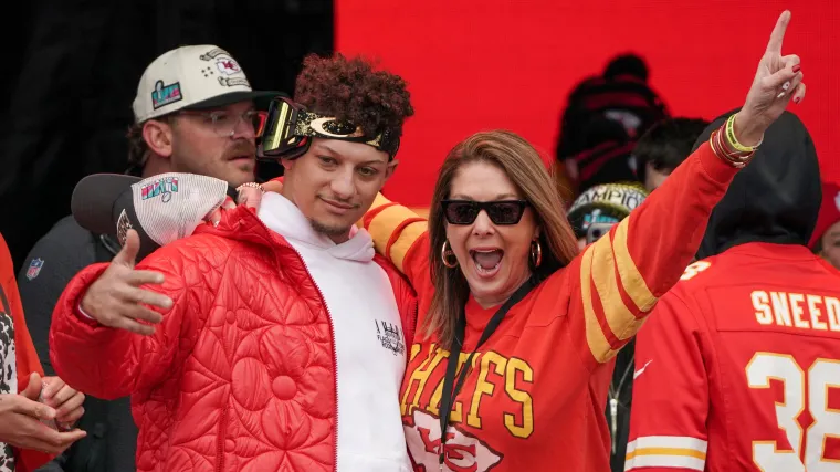 Patrick Mahomes stepped away from rehab to pull off surprise party for ...