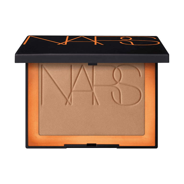 Selena Gomez's matchy bronze makeup and manicure are trending for spring