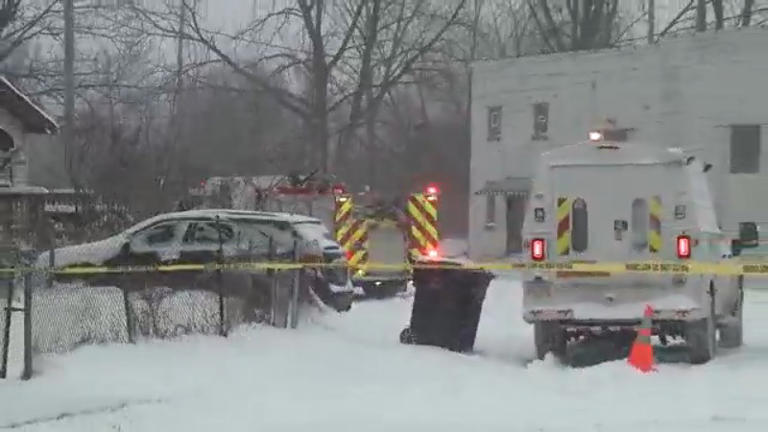 Driver crashes into gas line; homes evacuated in Cleveland