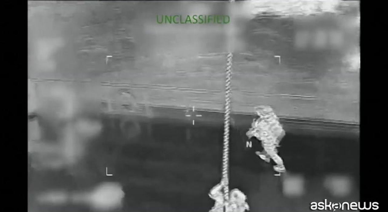 Gli USA sequestrano petroliera nei Caraibi e postano video su X