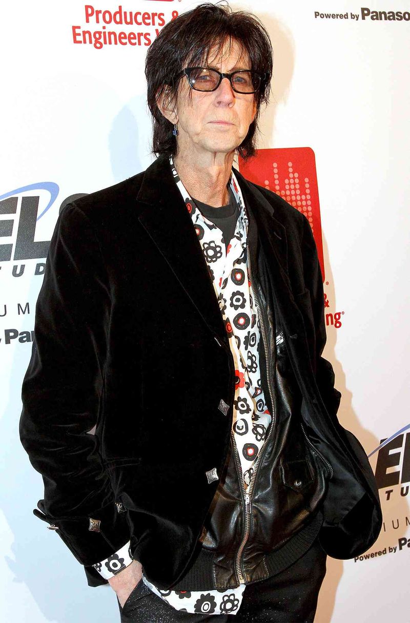 16 lead singers who don't get the credit they deserve