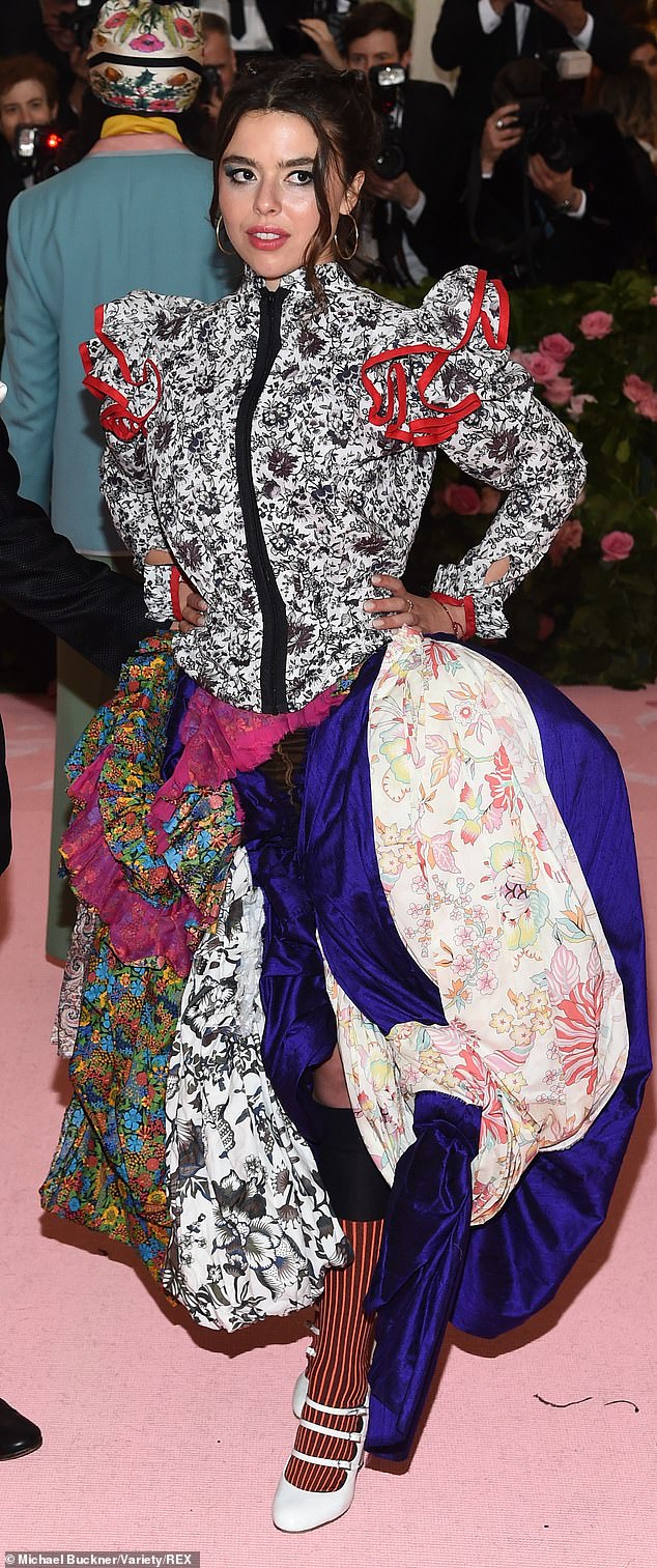 A nepo baby attended a premiere with her famous dad- but can you guess ...