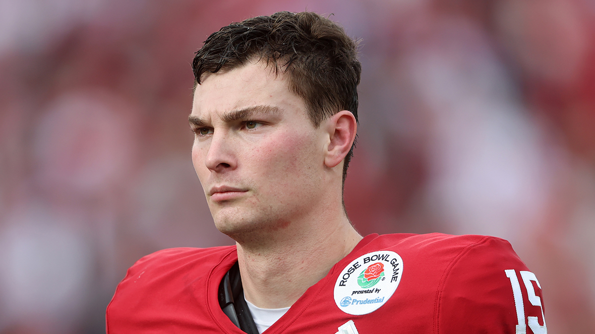 Derek Carr issues warning to Raiders on taking Fernando Mendoza with ...