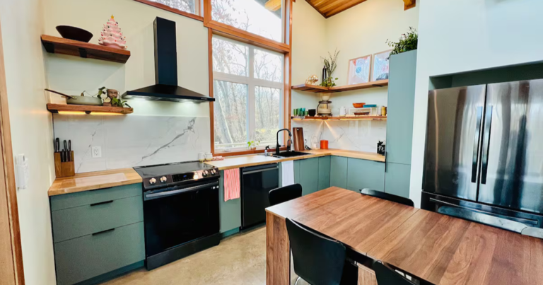 The Iowa Airbnb with a next-level hot tub that redefines cozy season