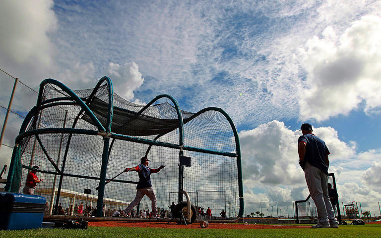 Promising Dominican teens headline Red Sox international signing class