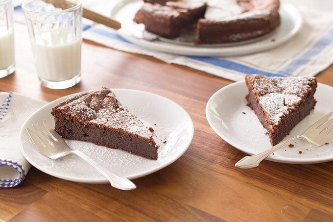 How to make a flourless chocolate cake better than any restaurant’s
