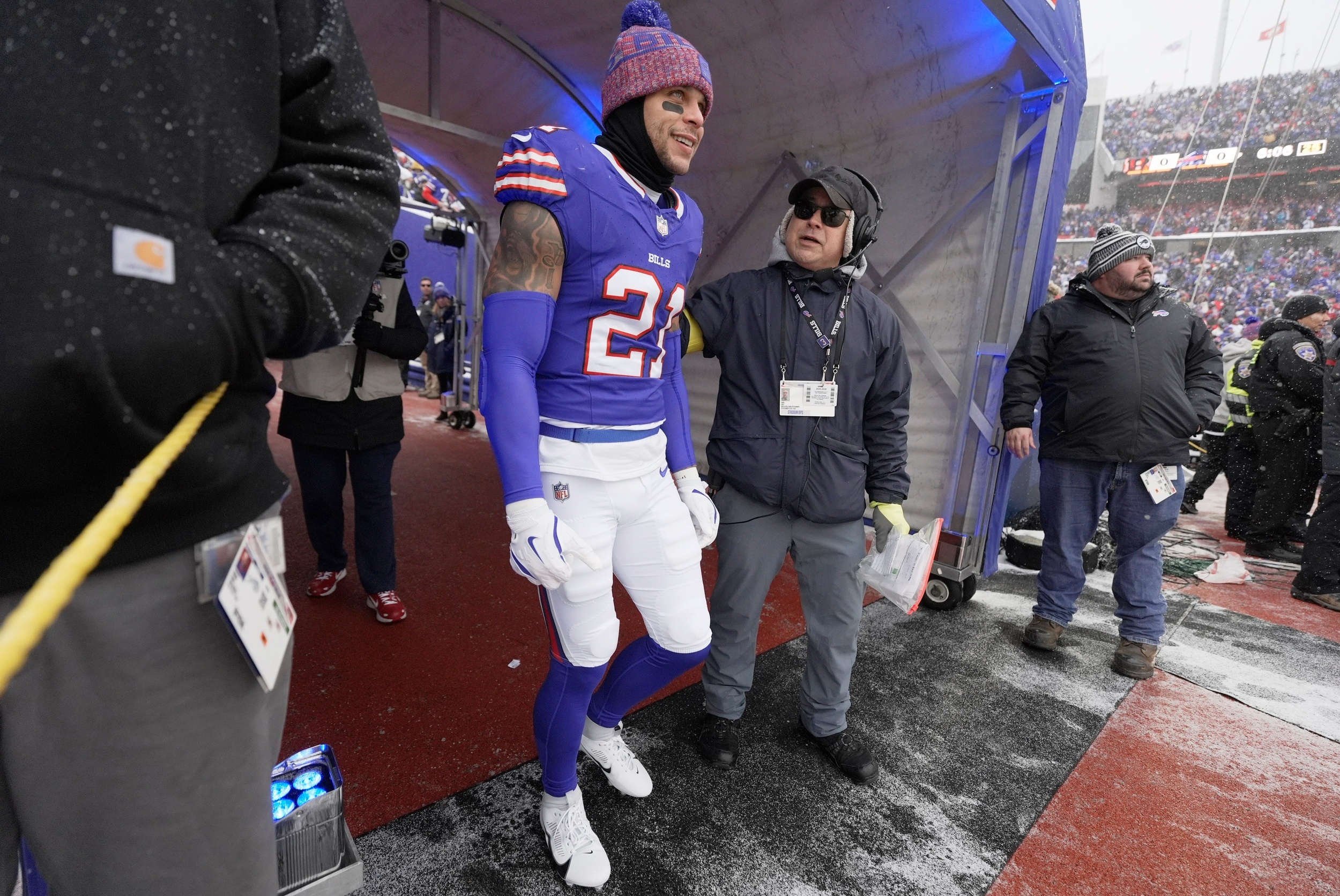 Bills rule out 2 starters ahead of playoff game vs. Broncos