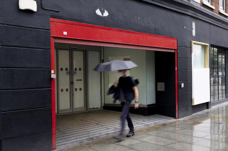 Full list of all banks closing in the UK in 2026 as high street crisis ...