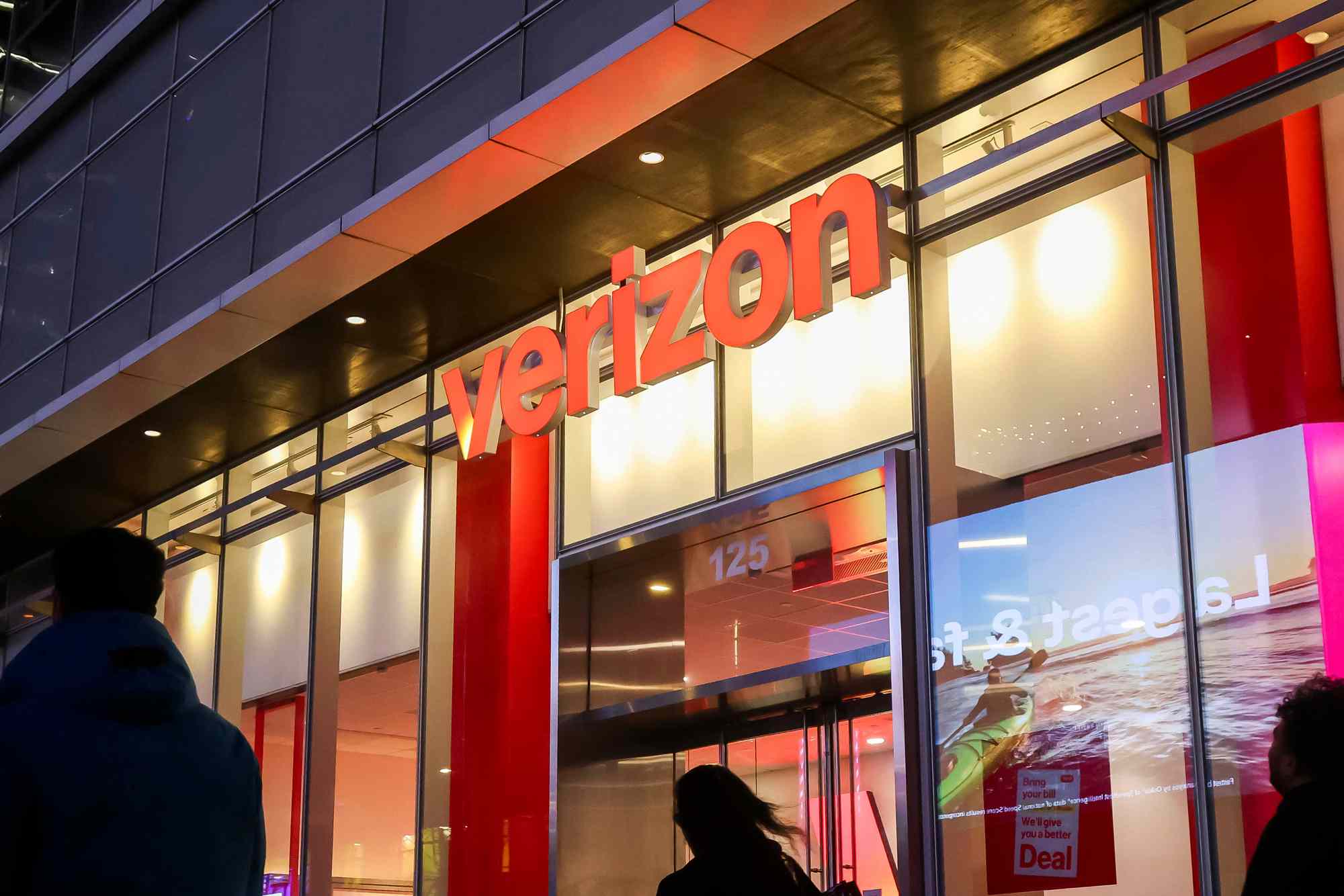 Verizon apologizes for outage and gives $20 account credits, but what ...