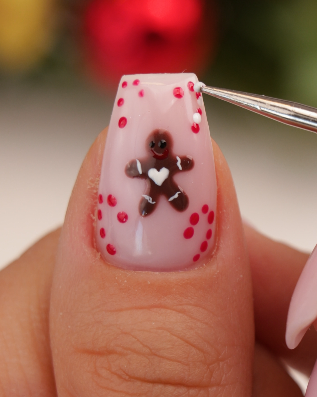 Sweeten up your holidays with gingerbread nail art💅