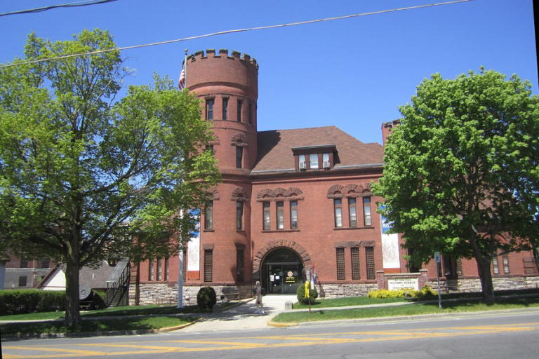 NYS Military Museum to unroll massive Battle of Saratoga painting